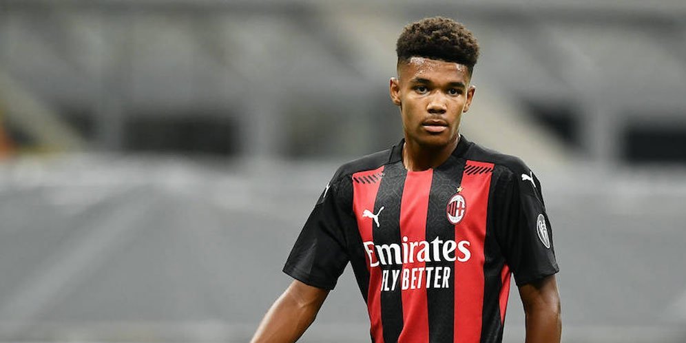 Profil Terbaru Emil Pakebba Joof Roback - Bola.net