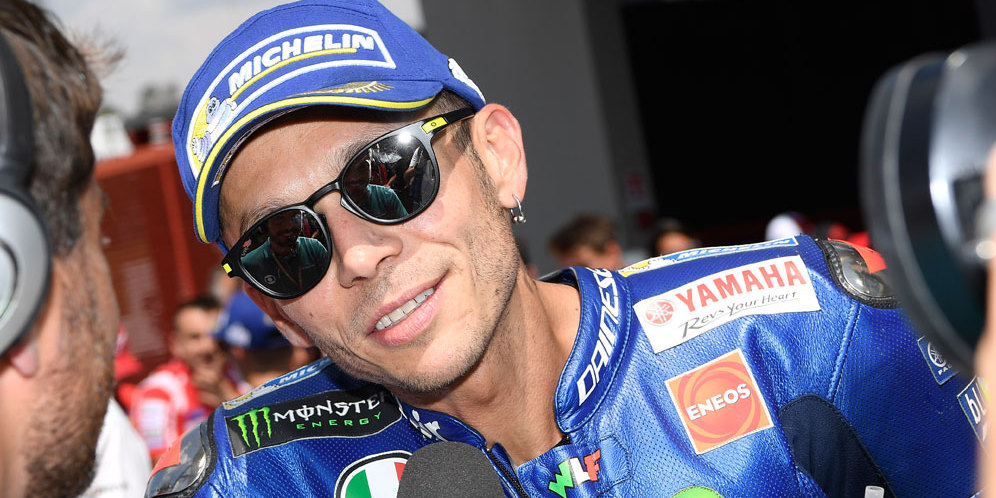 Valentino Rossi Undang Lewis Hamilton Latihan di 'The Ranch' - Bola.net