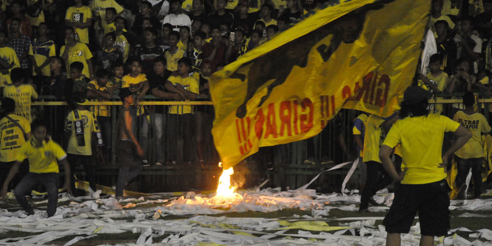 Sarat Gengsi, Ultras Ingin Persegres Kalahkan Persela - Bola.net
