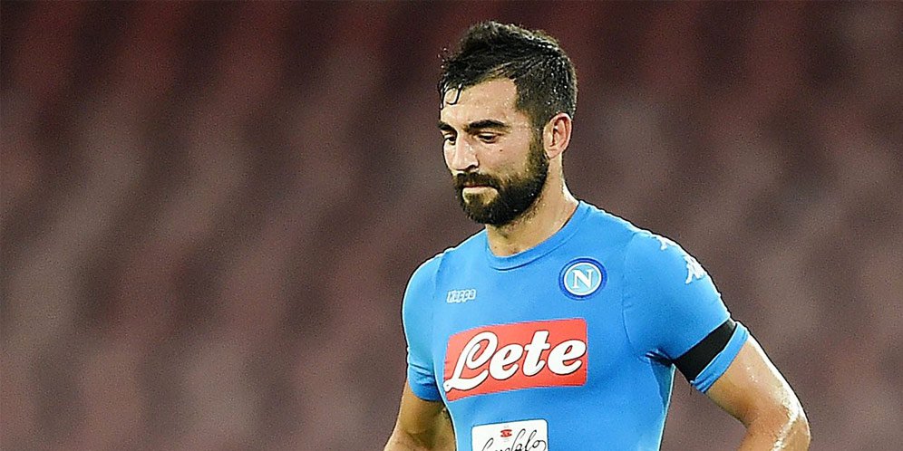Albiol Percaya Napoli Bisa Bersaing dengan Juventus Musim Ini - Bola.net