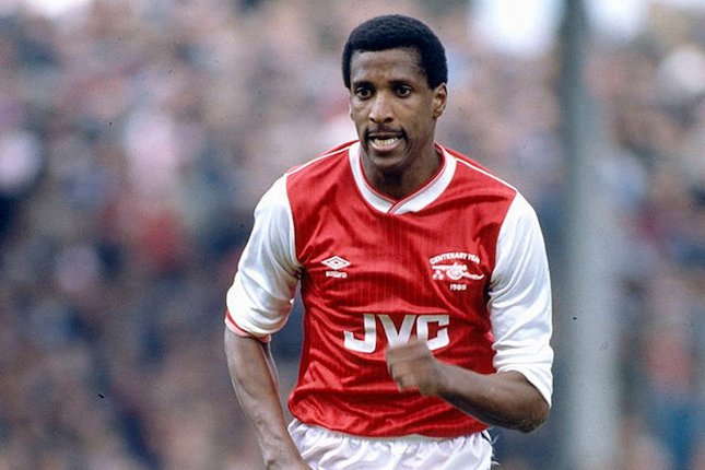 5 Pemain Yang Pernah Memperkuat MU dan Arsenal - Bola.net