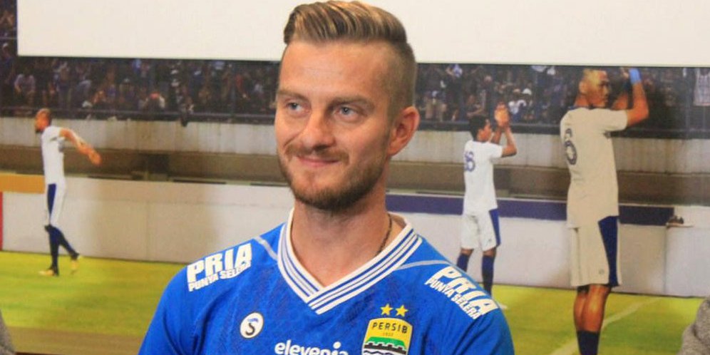 Rene Mihelic, Gelandang Persib yang Pernah Setim Dengan Jan Oblak ...