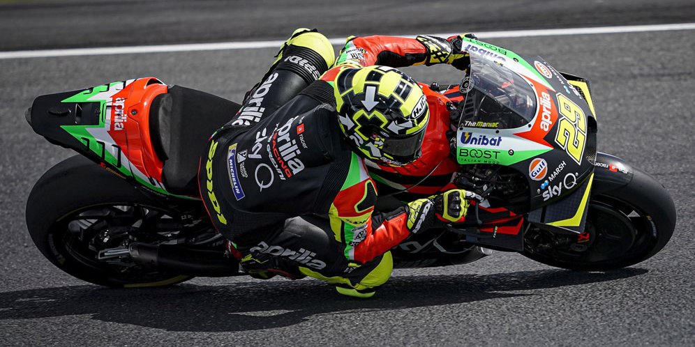 Andrea Iannone Bangga Bawa Aprilia Pimpin Balapan MotoGP - MotoGP Bola.net