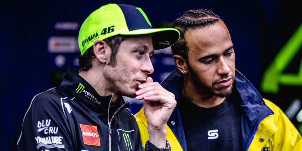Valentino Rossi Heran Lewis Hamilton Punya Hidup Glamor - Bola.net