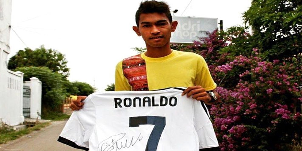Martunis Lelang Jersey Real Madrid CR7, Bantu Korban COVID-19 di Aceh ...