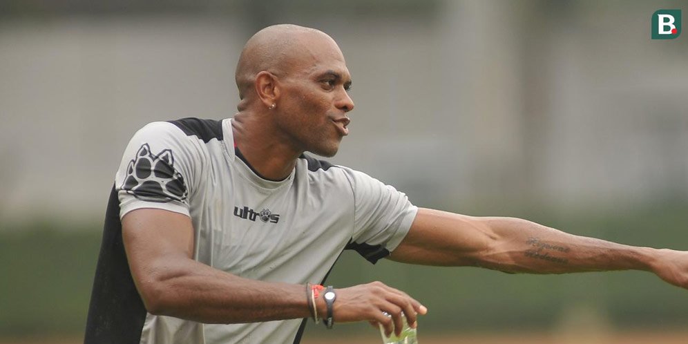 Sriwijaya atau Arema, Mana yang Dipilih Keith Kayamba Gumbs? - Bola.net