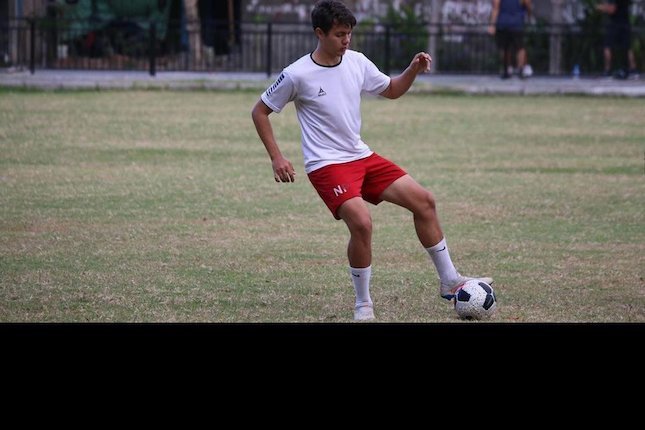Latihan Perdana di Persela, Nyoman Paul Aro Kaget dengan Cuaca Panas ...