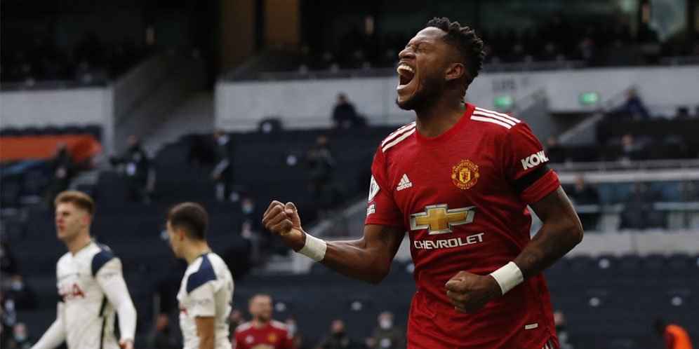 5 Gelandang yang Bisa Gantikan Fred di MU, Nomor 1 Pemain Barcelona ...