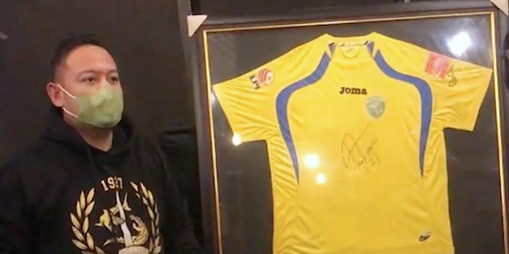 Pemenang Lelang Jersey Mat Halil Persebaya Rp130 Juta: Ini Untuk ...