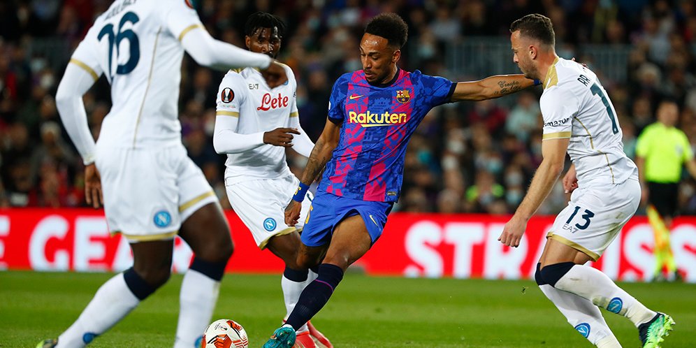 Hasil Pertandingan Barcelona vs Napoli: Skor 1-1 - Bola.net