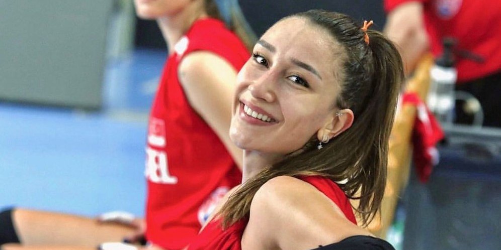 Pevoli Cantik Women's Volleyball Nations League 2022: Hande Baladin ...