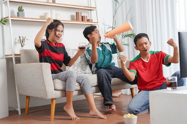 Strategi Bikin Nobar di Rumah Nggak Kalah Meriah, 5 Hal Ini Wajib ...