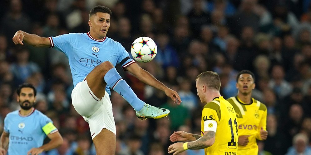 Rodri Dianggap Sebagai Pengganti Ideal Busquets di Barcelona - Bola.net