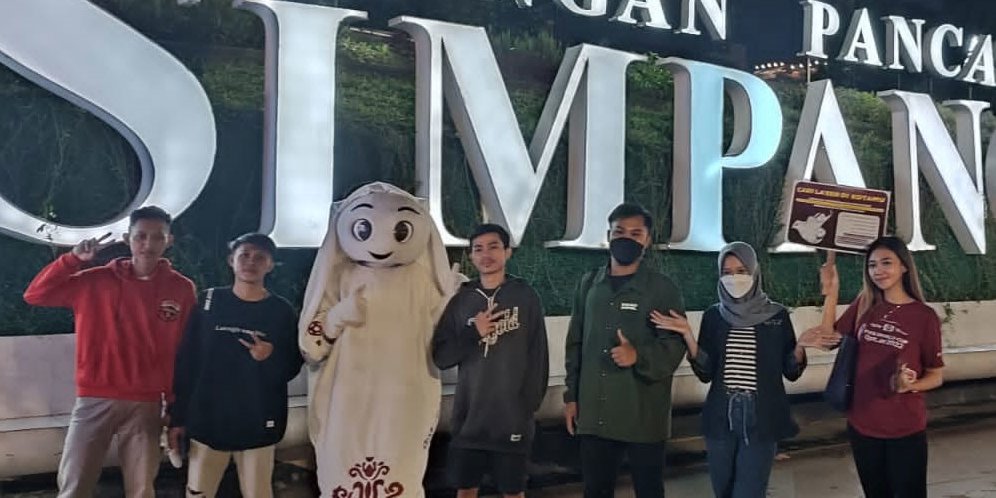 Warga Semarang Sambut Antusias Kunjungan La'eeb, Si Maskot Piala Dunia ...