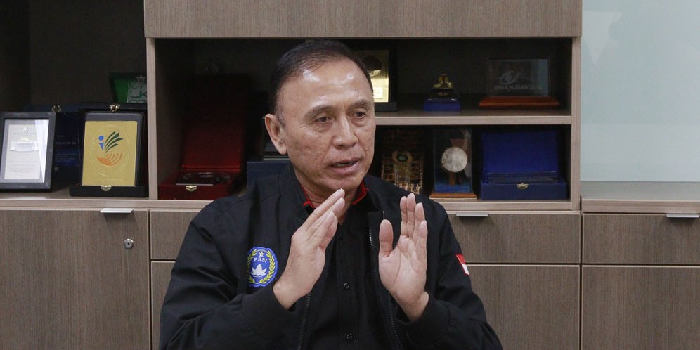 Oknum Suporter Indonesia Serang Bus Thailand, Iwan Bule Minta Maaf dan ... Oknum Suporter Indonesia Serang Bus Thailand, Iwan Bule Minta Maaf dan ...