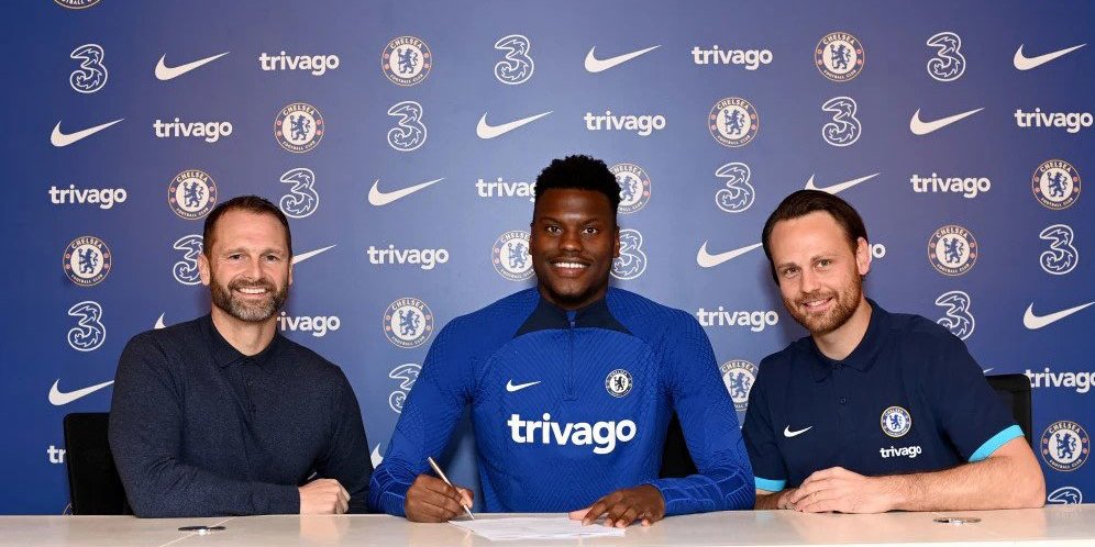 RESMI! Chelsea Datangkan Benoit Badiashile dengan Kontrak Berdurasi 7,5 ...