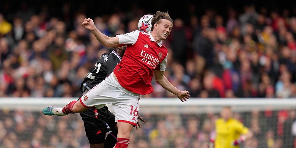 Aksi Keren Aaron Ramsdale Gagalkan Peluang Crystal Palace - Bola.net