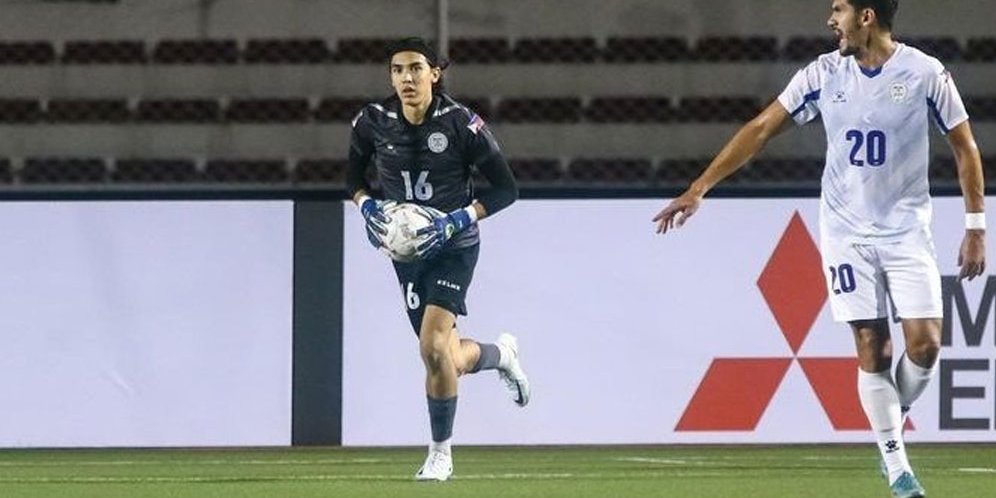 Mengenal Julian Schwarzer: Kiper Baru Arema FC, Putra Mantan Penggawa ...