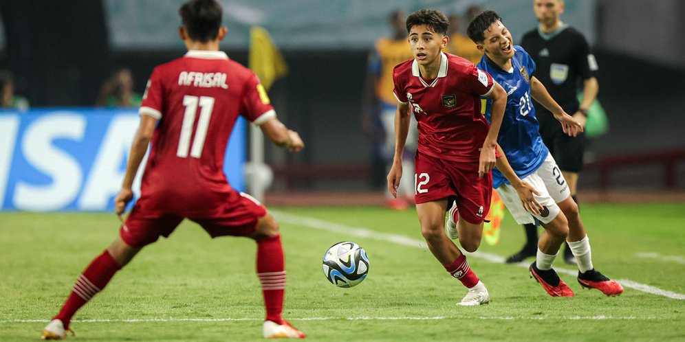 Bek Kiri atau Bek Kanan, Posisi Mana yang Membuat Welber Jardim Bermain ...