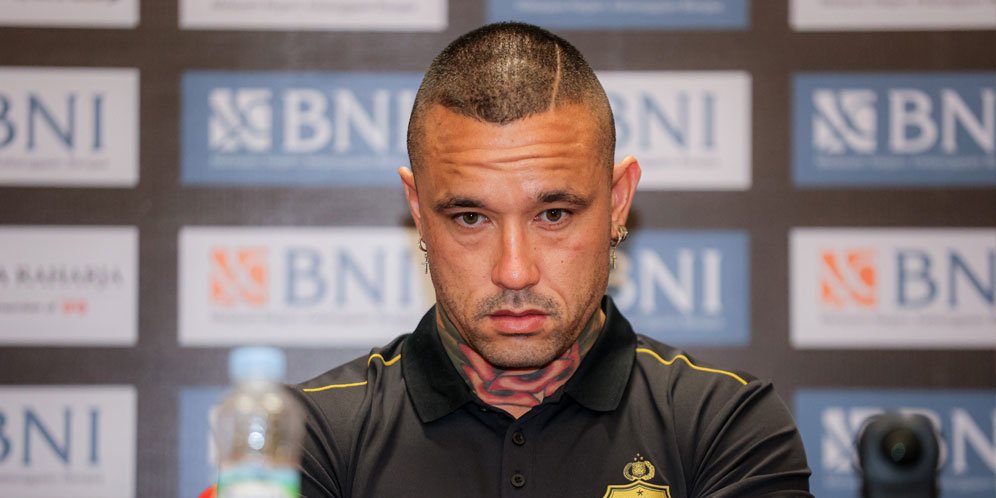 Jejak Karier Radja Nainggolan di Italia: Bersinar di Roma, Meredup di ...