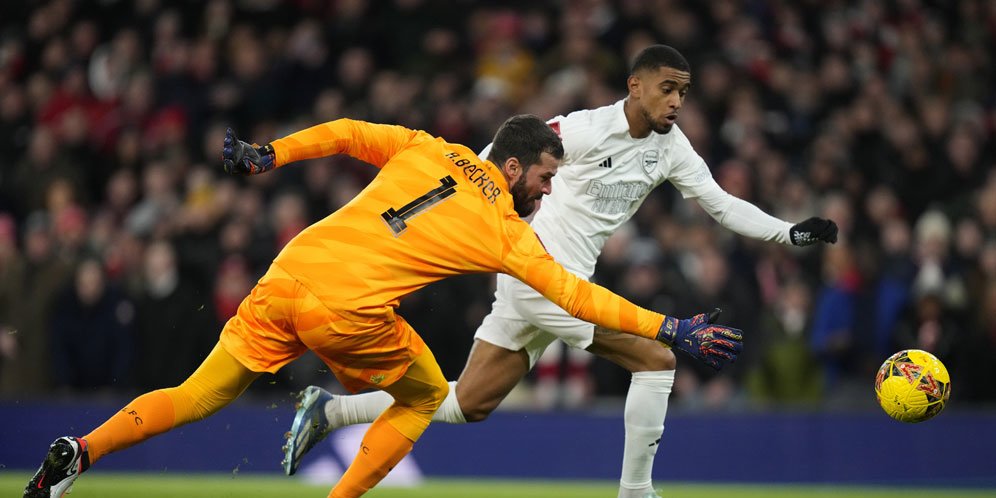 Man of the Match Arsenal vs Liverpool: Alisson Becker - Bola.net
