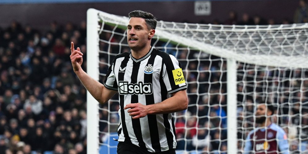 Man of the Match Aston Villa vs Newcastle: Fabian Schar - Bola.net