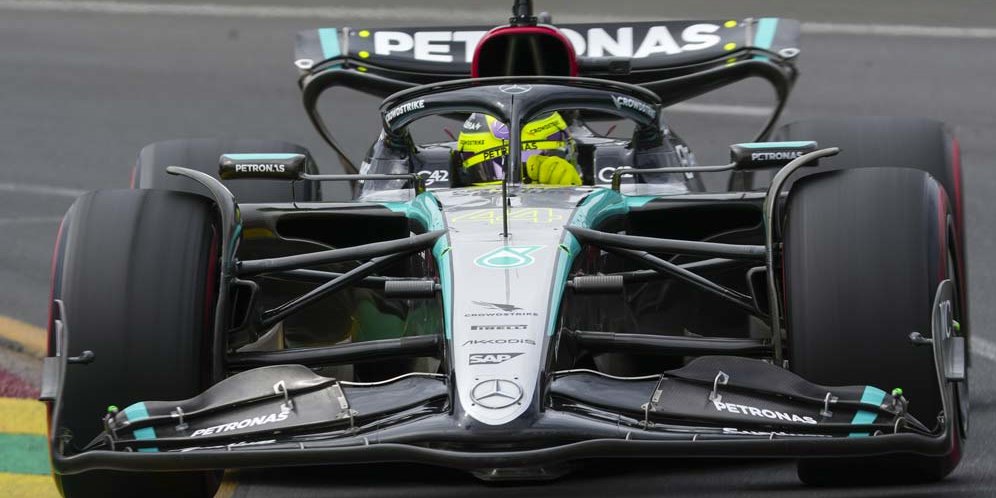 Kisah di Balik Warna Kuning Neon Helm Lewis Hamilton: Teruskan ...