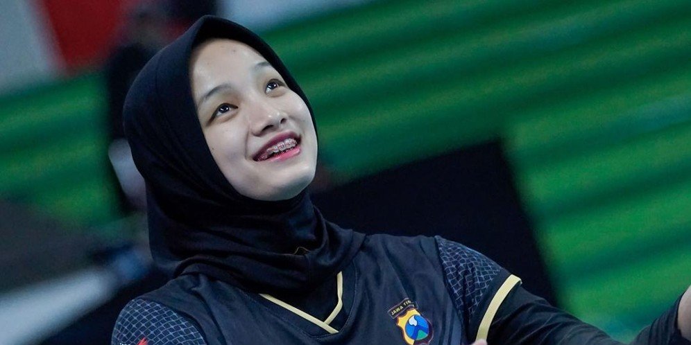 Potret Bela Sabrina, Dara Cantik Kapten Timnas Voli Putri Indonesia di ...