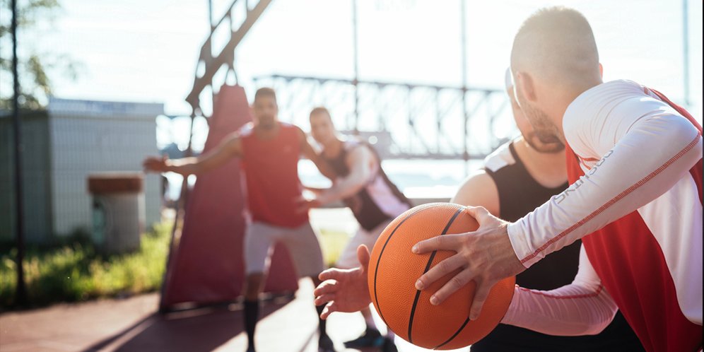 Macam-macam Passing dalam Basket: Mulai Chest Pass Hingga Skip Pass ...