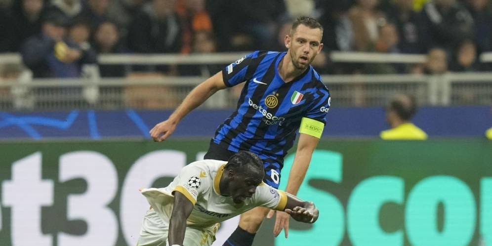 Man of the Match AC Milan vs Inter Milan: Stefan de Vrij - Bola.net