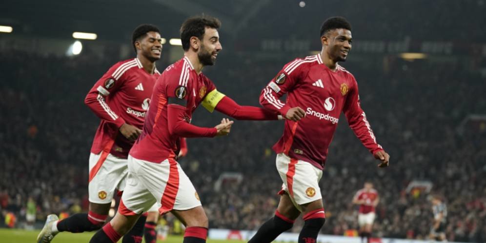 Kemenangan Perdana Manchester United Di Eropa Memakan Korban