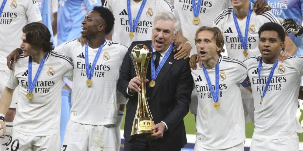 Carlo Ancelotti Resmi Jadi Pelatih Tersukses Real Madrid Setelah Juara FIFA Intercontinental Cup ...