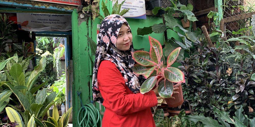 Pedagang Pasar Bunga Bratang Melangkah Maju Bersama KUR BRI - Bola.net