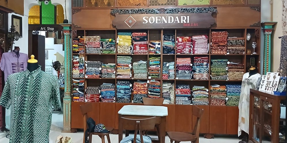 Melihat Keindahan Motif Dewi Sekartaji di Galeri Batik Soendari - Bola.net