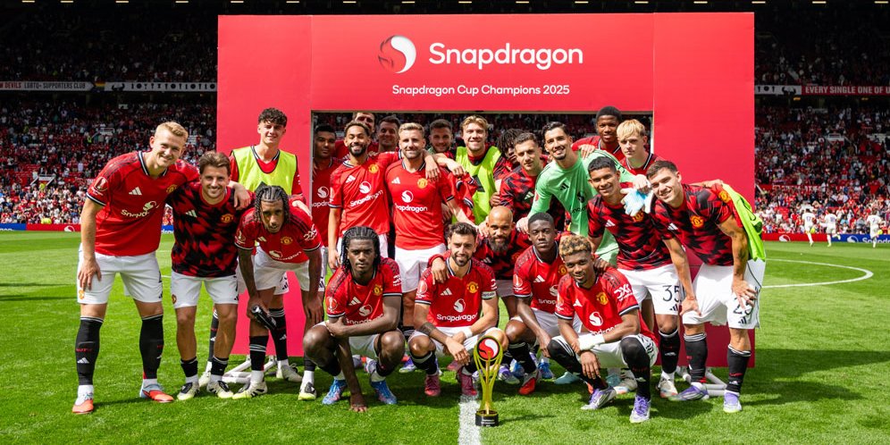 Raih 3 Trofi di Musim Panas 2025, Manchester United Tsunami Trofi di ...