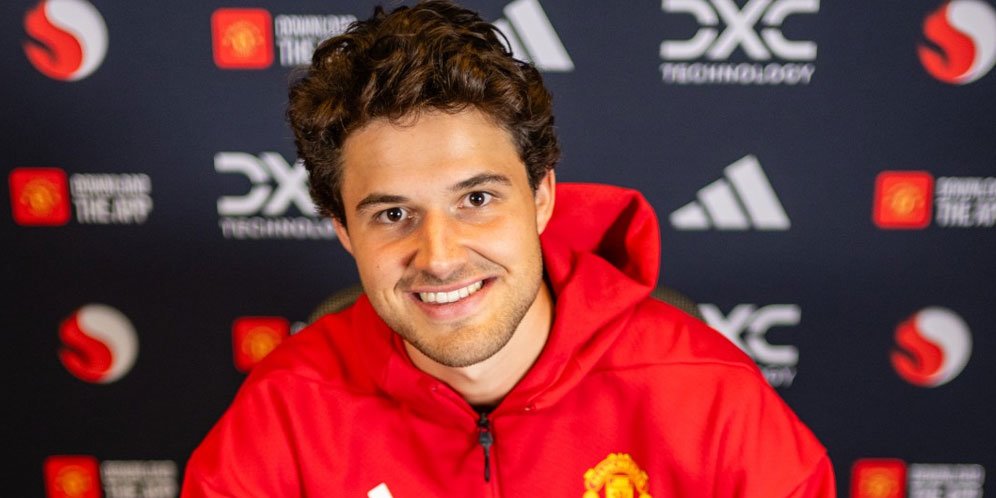 Wah! Kiper Baru Manchester United Senne Lammens Ternyata Ditolak Leeds ...