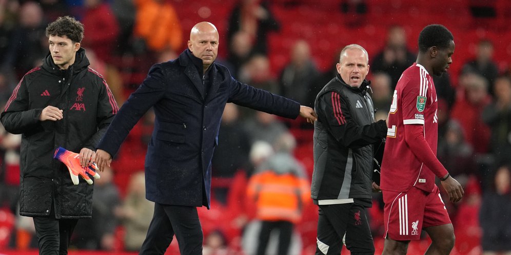 Pembelaan Arne Slot: Skuad Liverpool Cuma 15 Pemain, Tak Menyesal Kalah!