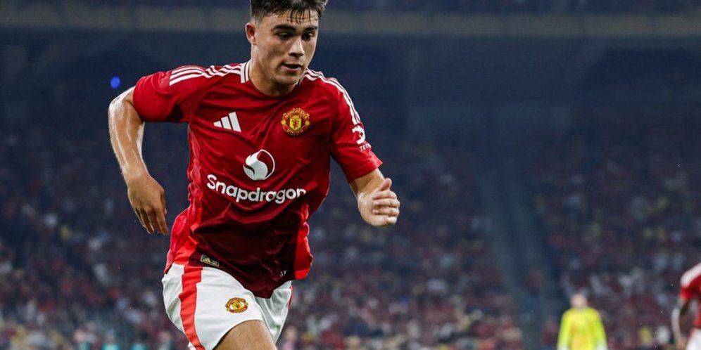 Manchester United Resmi Pinjamkan Harry Amass ke Norwich City