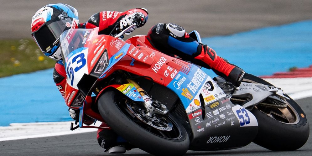 Hasil Race 1 WorldSSP Hungaria 2026: Valentin Debise Bawa ZXMoto Menang ...