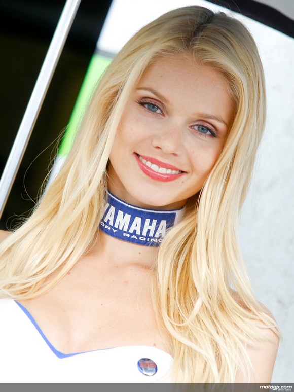 Galeri Foto Gadis Paddock MotoGP Ceko 2013 - Bola.net