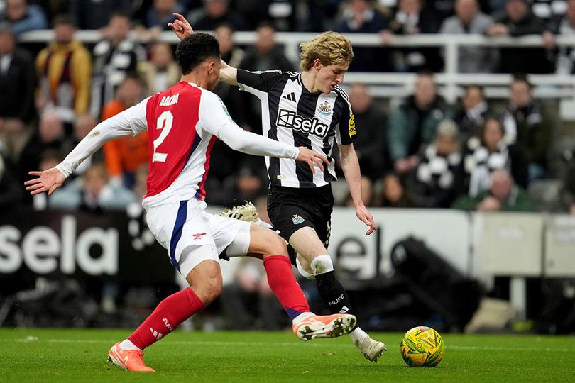 Gasak Arsenal, Anthony Gordon Minta Newcastle 'Stay Humble' - Bola.net Gasak Arsenal, Anthony Gordon Minta Newcastle 'Stay Humble' - Bola.net