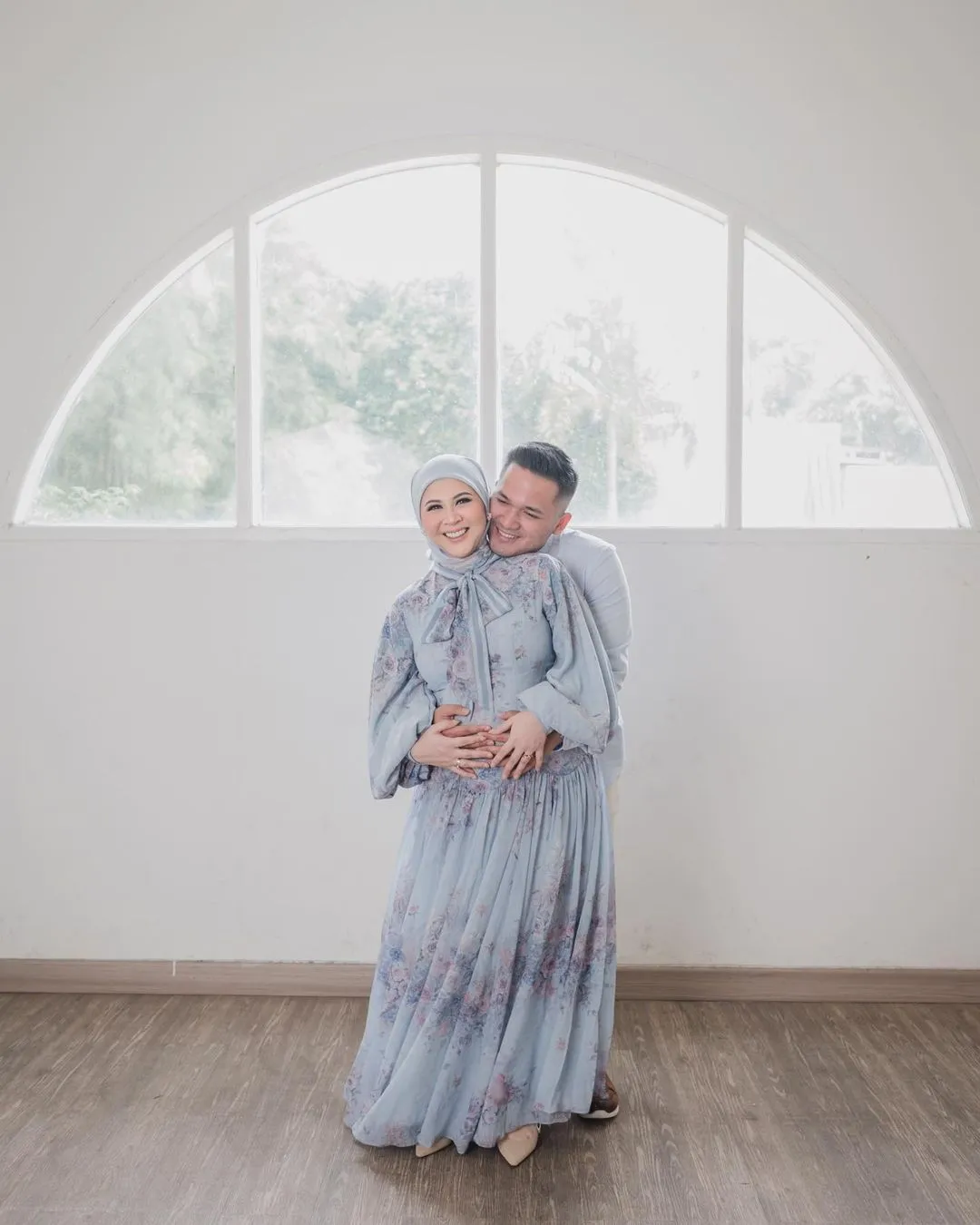 Kini Hamil Anak Kedua, Ini Potret Kesha Ratuliu yang Makin Mesra dan ...