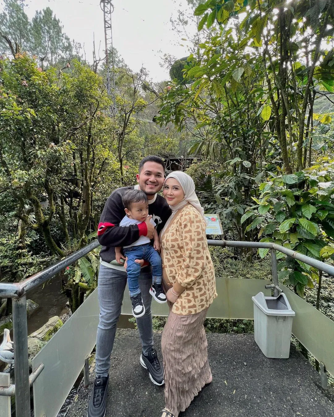 Kini Hamil Anak Kedua, Ini Potret Kesha Ratuliu yang Makin Mesra dan ...