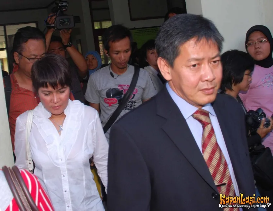 Pasca Cerai, Mantan Istri Helmy Bakal Sibukkan Diri di Salon ...