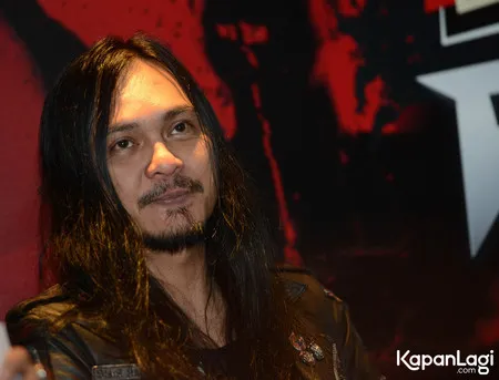 Kriteria Band Keren Menurut Stevie Item Itu Gimana Sih? : Ngom ...