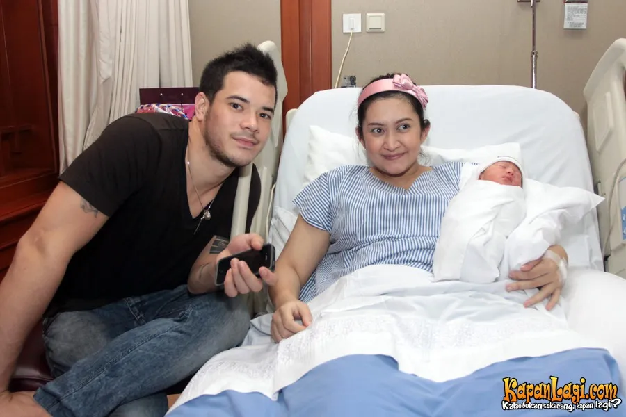 Ketuban Pecah, Nafa Urbach Dicaesar - KapanLagi.com