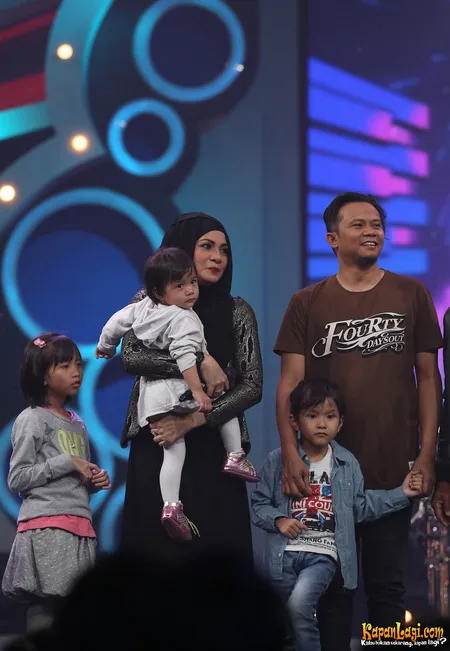 Potret Sedih Istri Reza Di Penampilan Terakhir Bersama NOAH ...