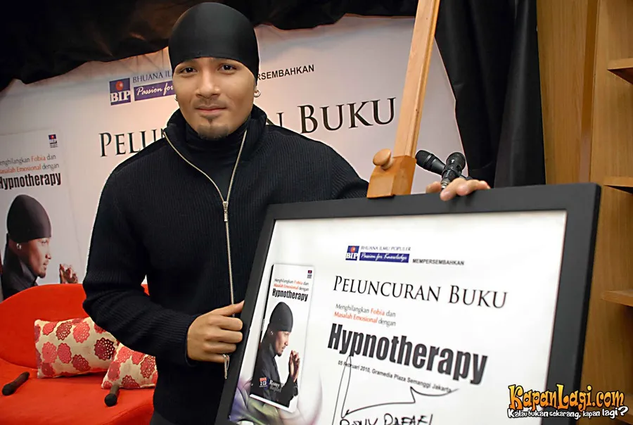 Romy Rafael 'Terganggu' Acara Hipnotis TV Tetangga - KapanLagi.com