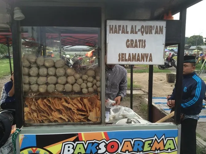 Unik, Pedagang Bakso Ini Gratiskan Dagangan Untuk Hafidz Qur'an ...