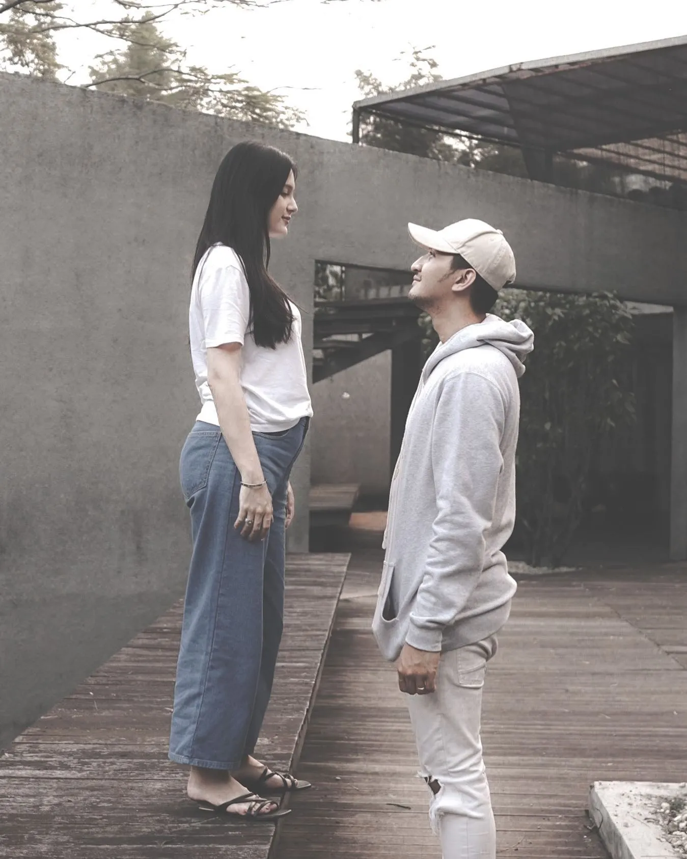 Baby Bump Makin Besar, Ini Potret Yasmine Ow Istri Aditya Zoni Sekarang ...